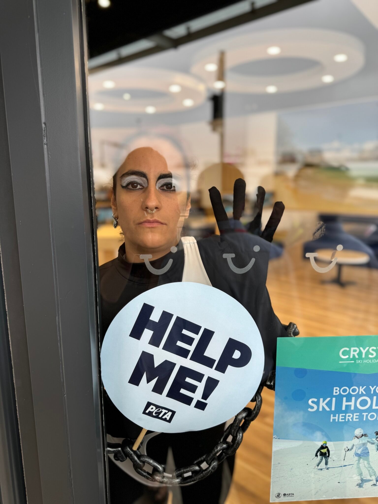 PETA’s Campaign to End TUI’s Support of Orca Abuse