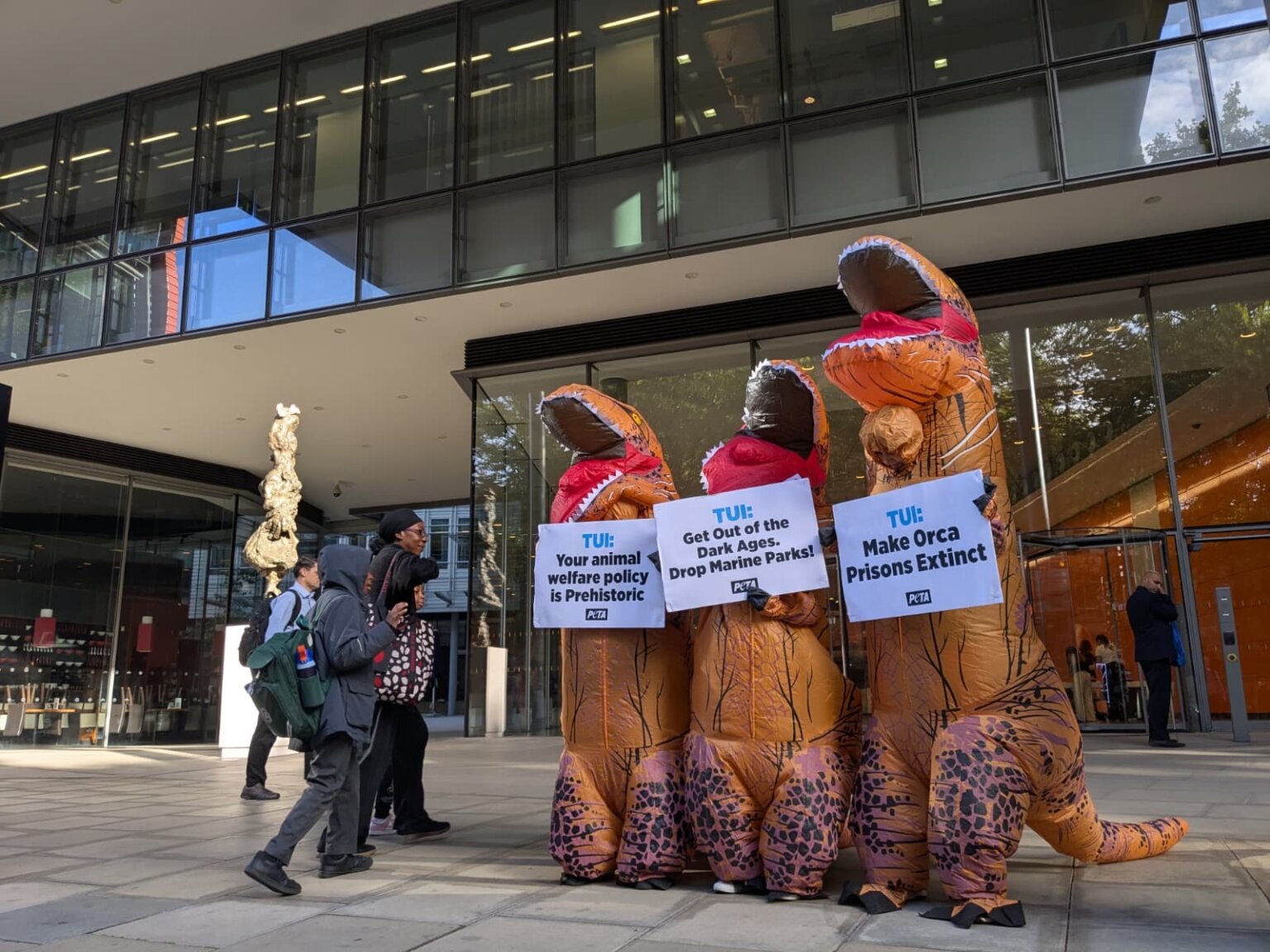 PETA’s Campaign to End TUI’s Support of Orca Abuse