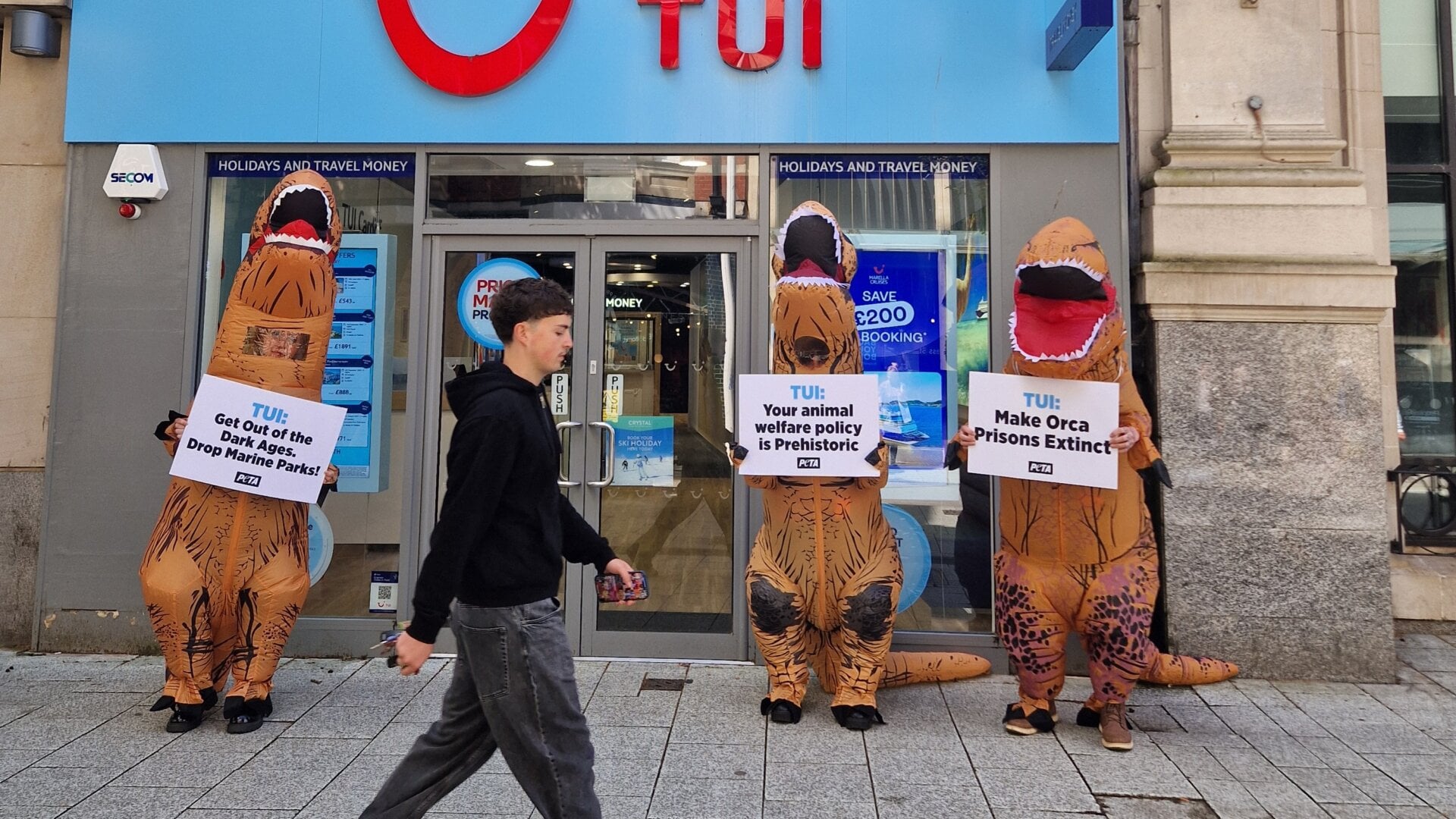 PETA’s Campaign to End TUI’s Support of Orca Abuse